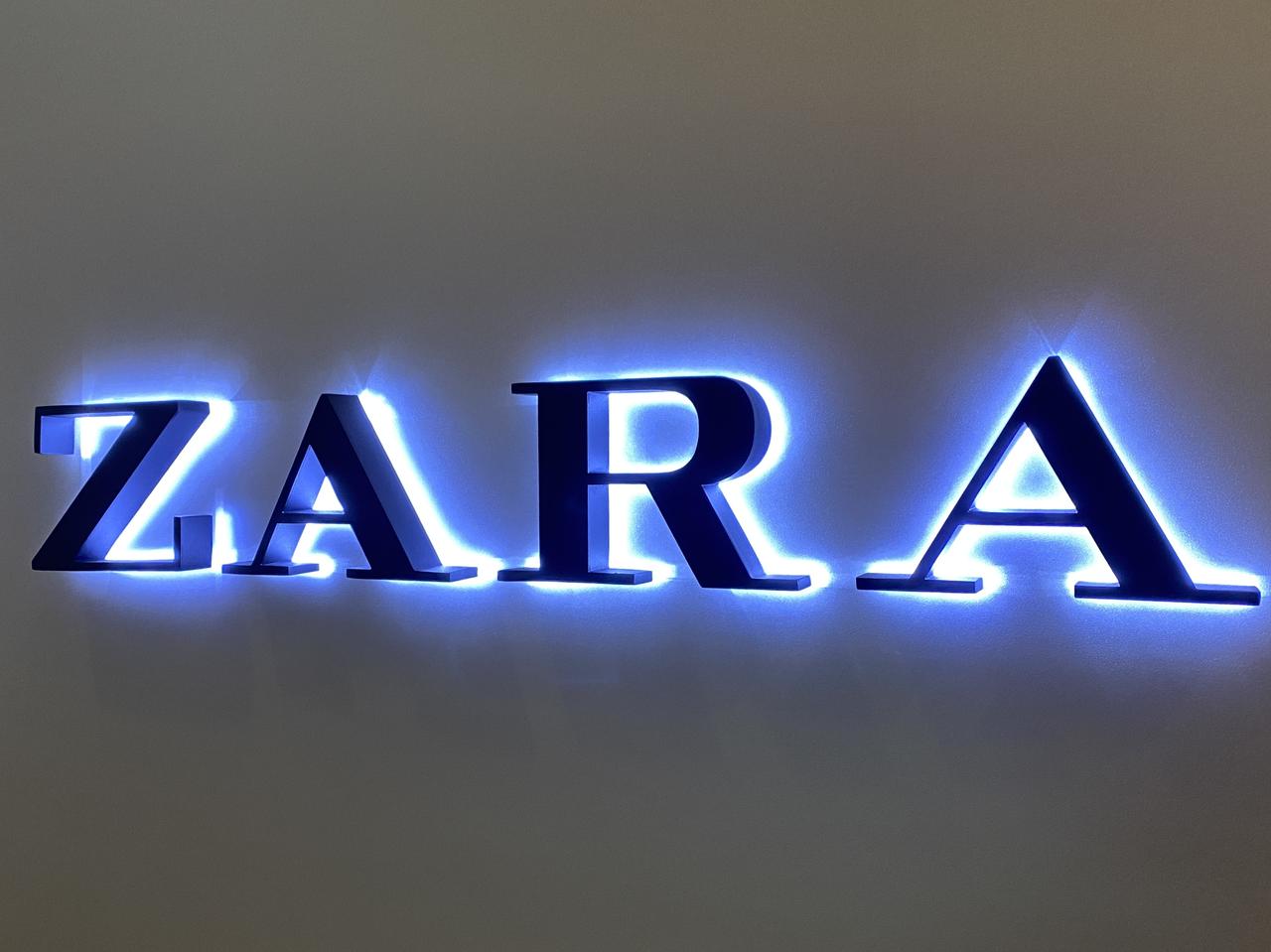 バサッと羽織るだけでOK！【ZARA】40・50代が似合う♡「垢抜けベスト」 (1/2) - 【ftn】
