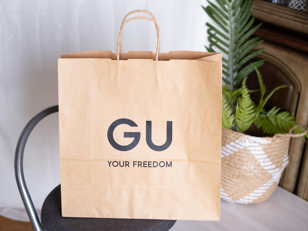 【GUの白T】がいい仕事する！ 40・50代が真似したい♡「サマ見えコーデ」 (1/2) - 【ftn】