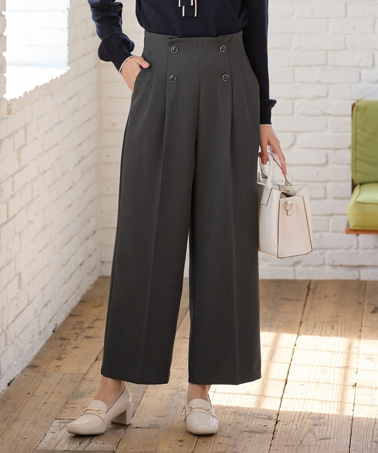 黒よりグレーより“ブラウン色”！【ハニーズ】40・50代の「サマ見えボトムス」 - 【ftn】