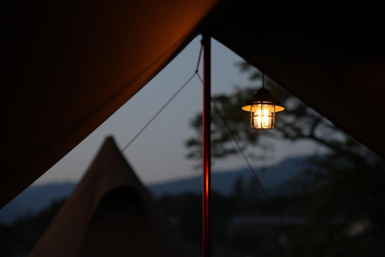QUICKCAMP(クイックキャンプ),フォルムがお洒落な小型LEDランタンを発売！ (1/2) - ハピキャン｜キャンプ・アウトドア情報メディア