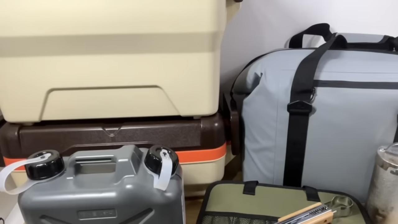 【DCM】2023新作ホムセンキャンプギアをFUKUが解説！ソフト&ハードクーラーに要注目 (1/4) - ハピキャン｜キャンプ・アウトドア情報メディア