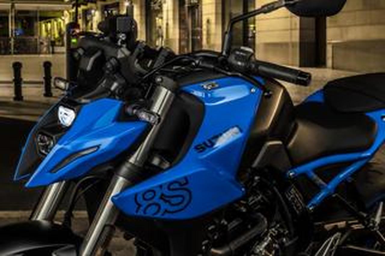 スズキの新型車「GSX-8S」を解説|エンジン、車体、スタイリング、全てが新しい776cc・2気筒ネイキッドスポーツ【2023速報】 - 株式会社モーターマガジン社