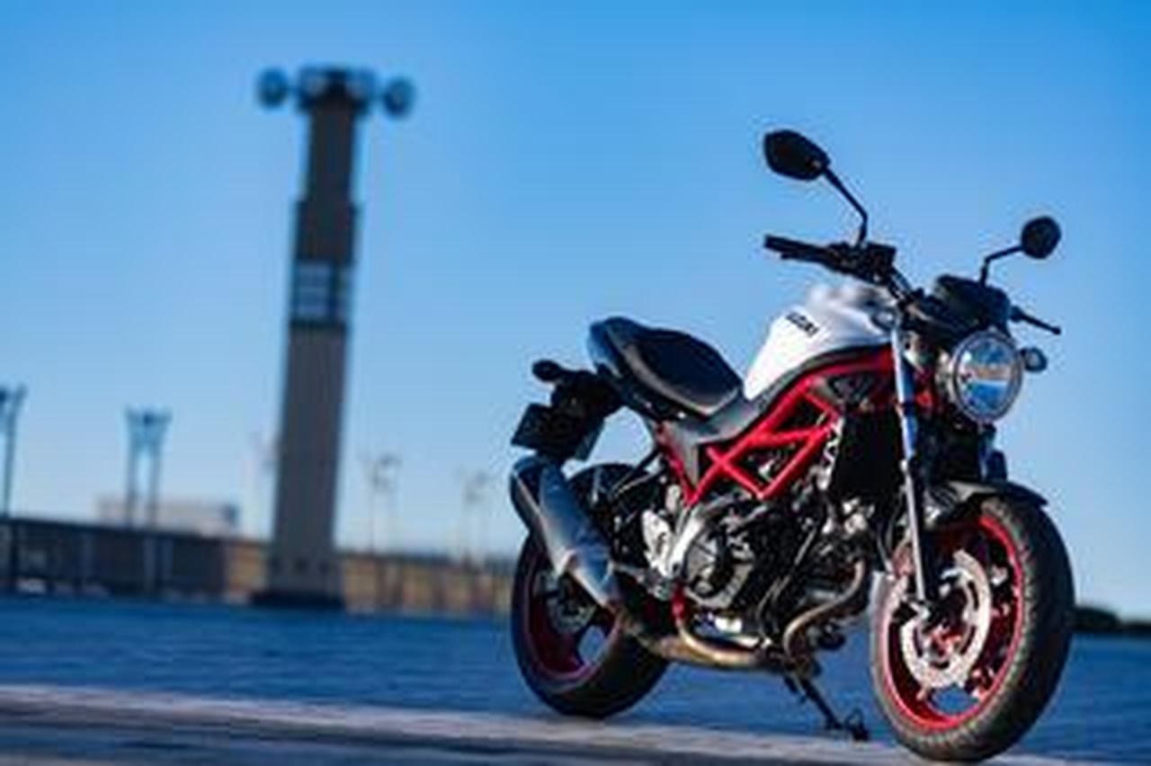 新型『GSX-8S』を意識しつつ『SV650』に乗ろうと思ったら意外なことに気付いてしまった......【SUZUKI SV650 (2022)/ 試乗インプレ 前編】 - 株式会社モーターマガジン社