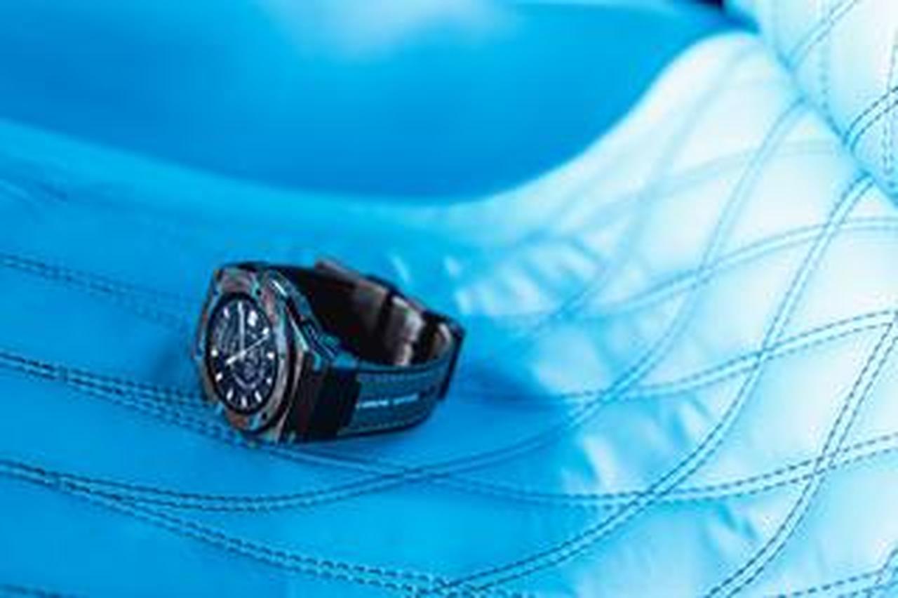 ブガッティ スマートウォッチがブガッティ シロン&ヴェイロンの現車と「メガスーパーカー展2023」にて初コラボ展示 - 株式会社モーターマガジン社