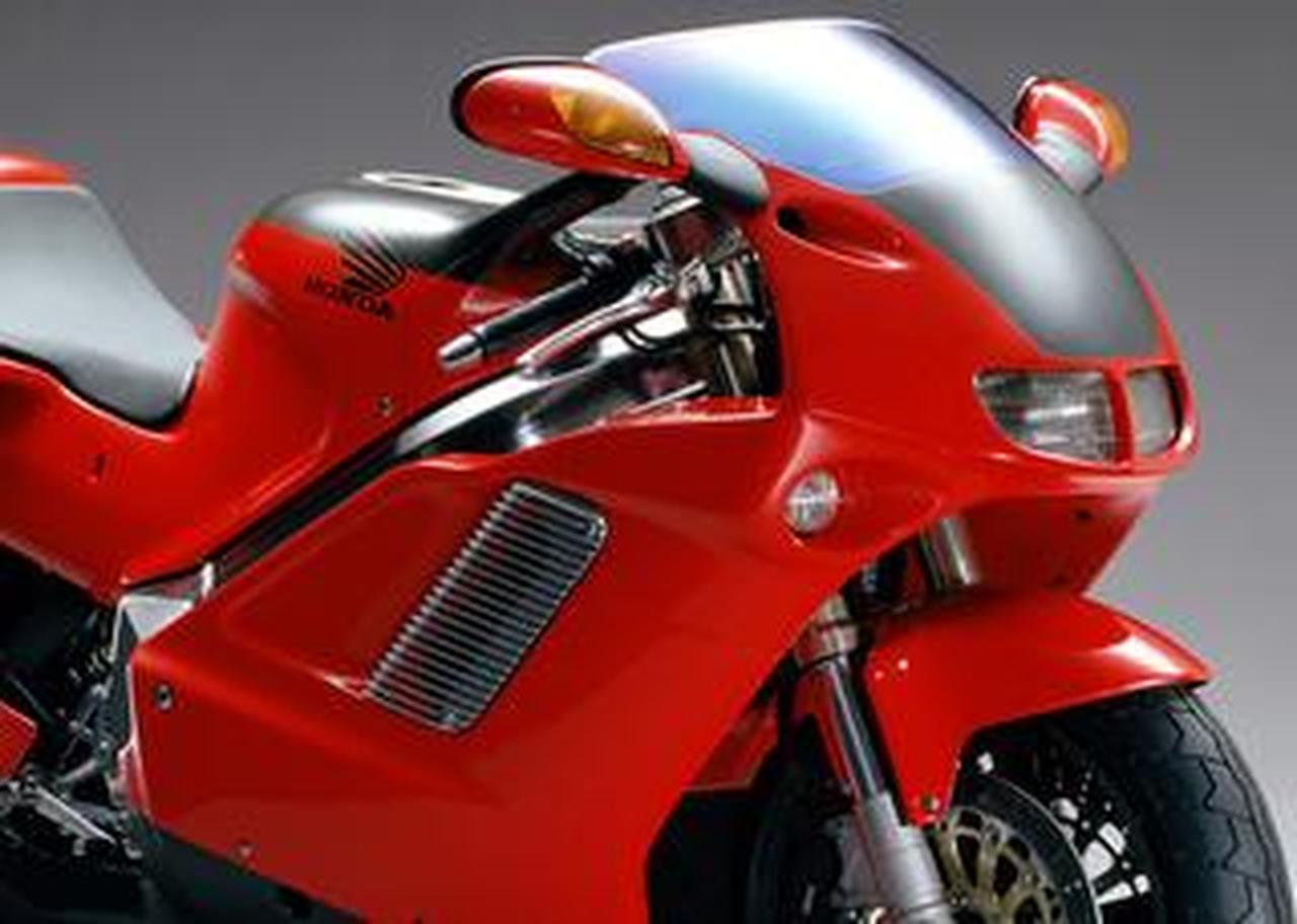 ホンダ「NR」1992年|楕円ピストン&32バルブなどで注目されがちだが、その走りは意外なほどに普通だった!?【回想コラム】 - 株式会社モーターマガジン社