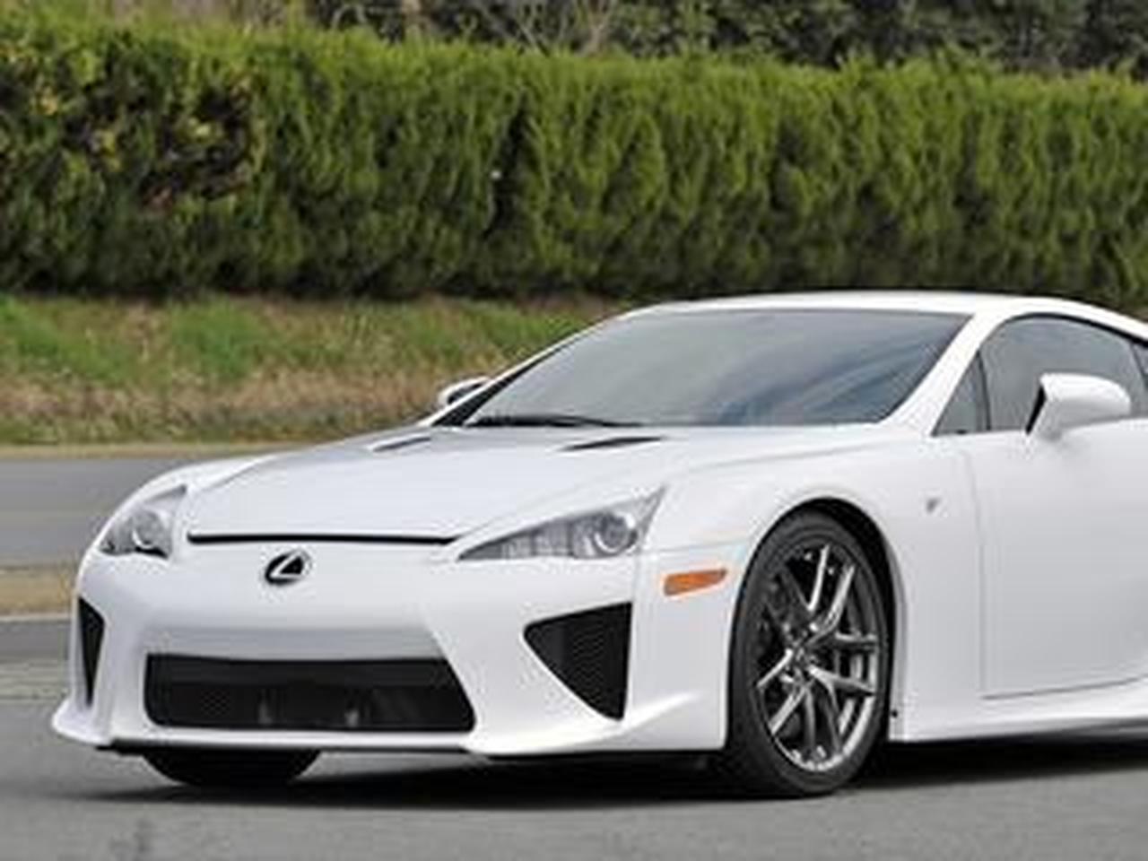 レクサス LFAは、「最高峰」の名にふさわしい究極のFRスーパースポーツカー【スーパーカークロニクル/124】 - 株式会社モーターマガジン社