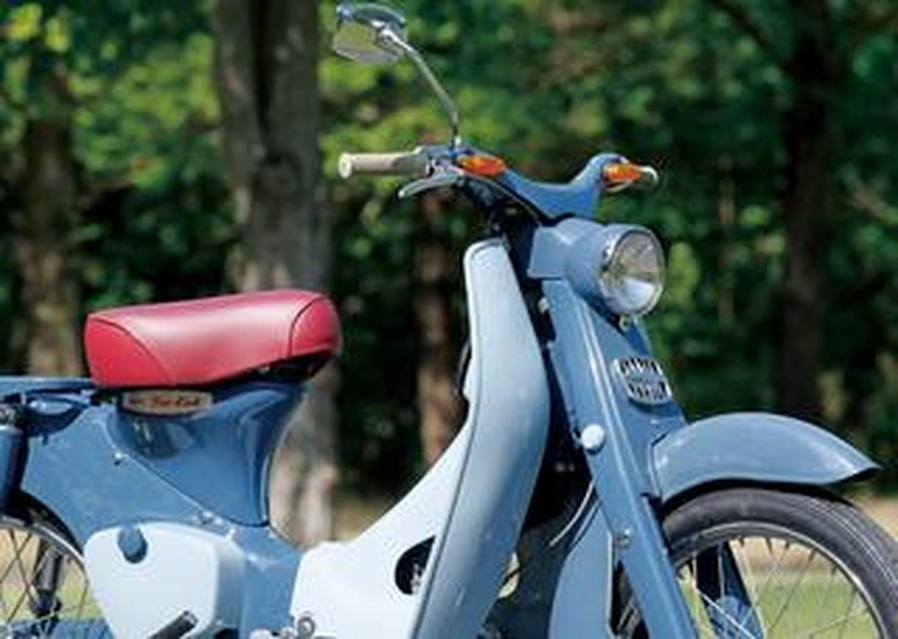 ホンダ「スーパーカブ C100」(1958年)を試乗&各部装備を写真とともに解説!【カブシリーズを振り返る Part.1】 - 株式会社モーターマガジン社