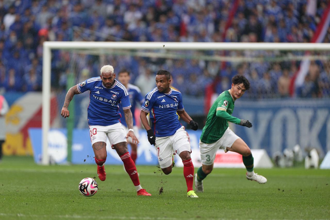 31年前と同じ展開で横浜FMが勝利！ 東京ヴェルディが先行も終盤に横浜FMが逆転勝ち J1第1節 (2/2) - サッカーマガジンWEB