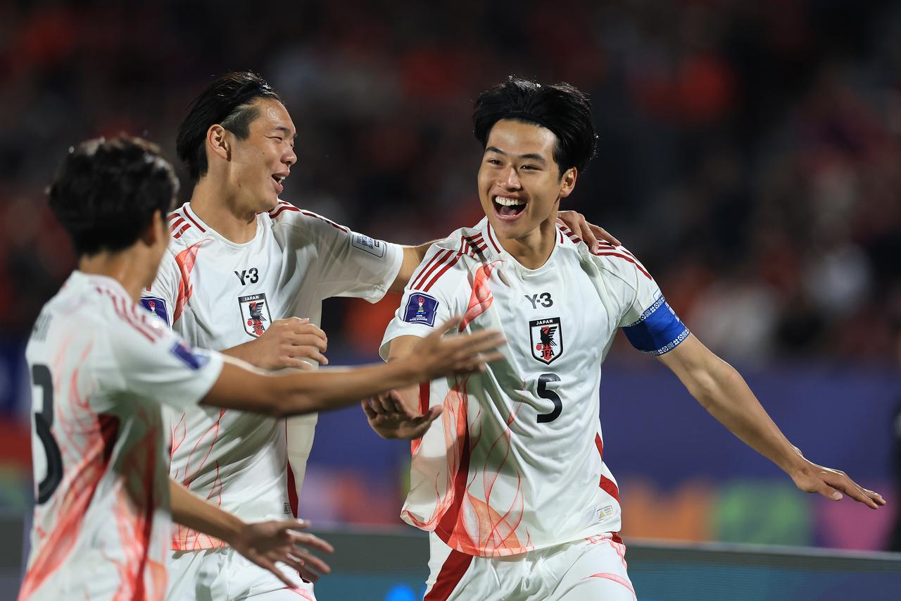 頼れる主将・市原吏音の2戦連続PK成功、横山夢樹の鮮やかミドルで日本が開催国チリを撃破。連勝でGS突破へ前進！ U20W杯 - サッカーマガジンWEB