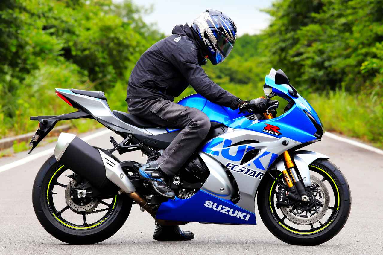 《解説編》スズキでいちばん高級＆最強！ スーパースポーツ『GSX-R1000R』ってどんなバイク？【SUZUKI GSX-R1000R 試乗 ...