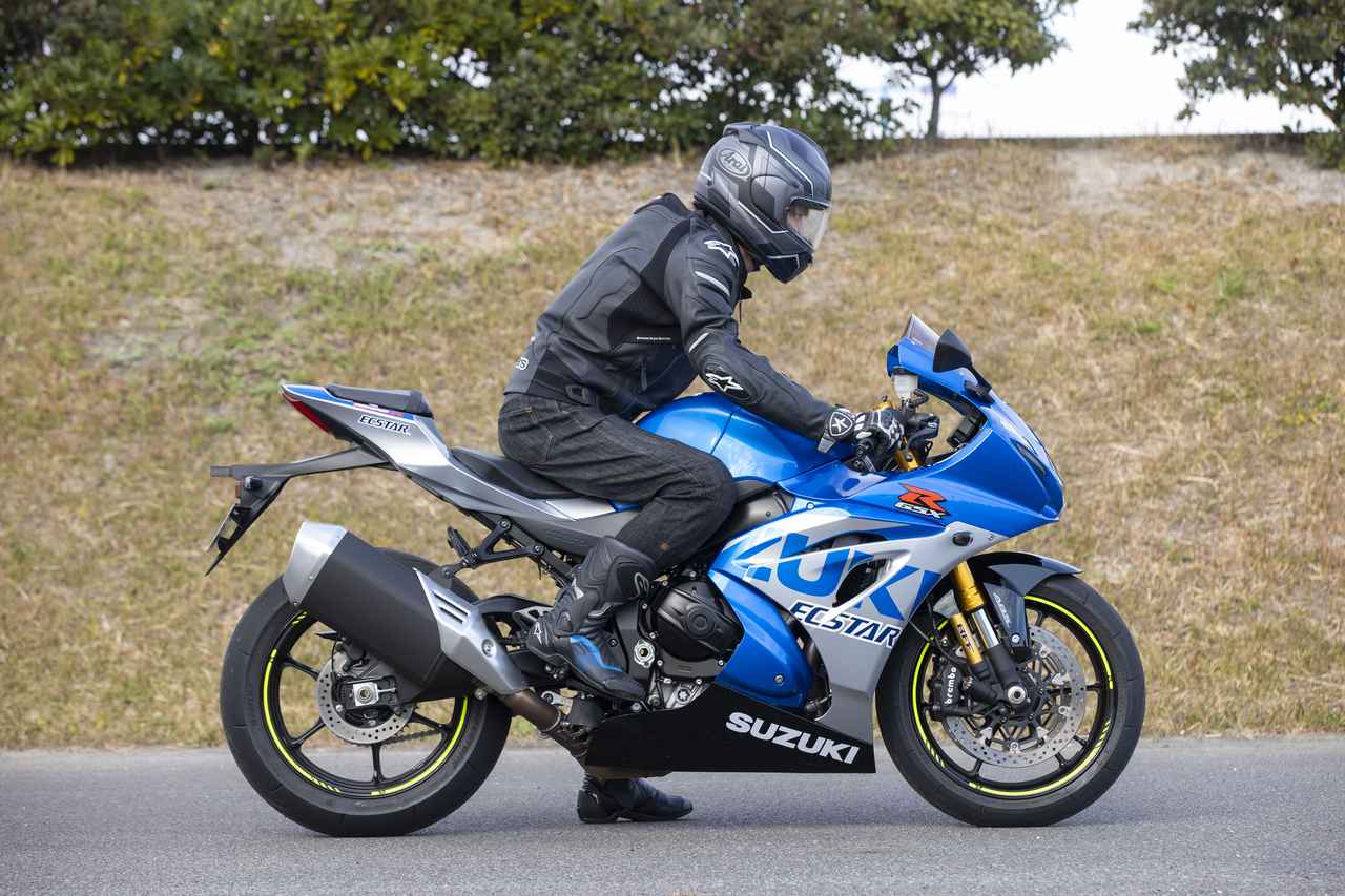 スズキ『GSX-R1000R ABS』の燃費や足つき性は？ おすすめポイントや人気の装備、価格やスペックを解説します【スズキのバイク！の新車 ...