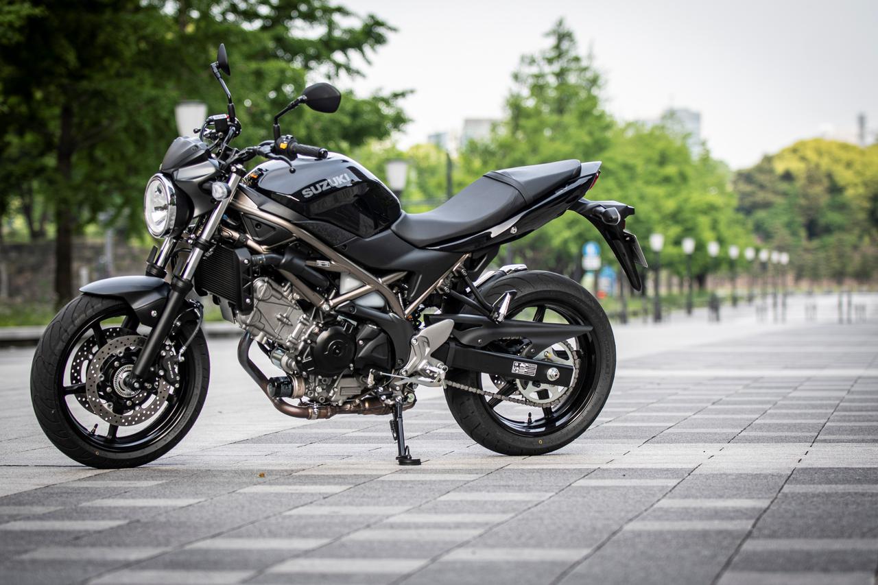 パワーダウンを受け入れたスズキ『SV650』の2022年モデルに乗って思うこと【SUZUKI SV650（2022） ／ 試乗インプレ ...