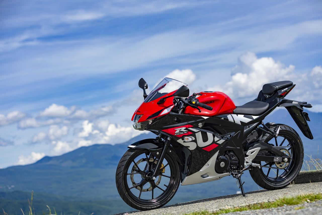 2022モデルの『GSX-R125』を執拗に追い込んでみた結果……その弱点は125ccのバイクだからこその？【SUZUKI GSX-R125 ...