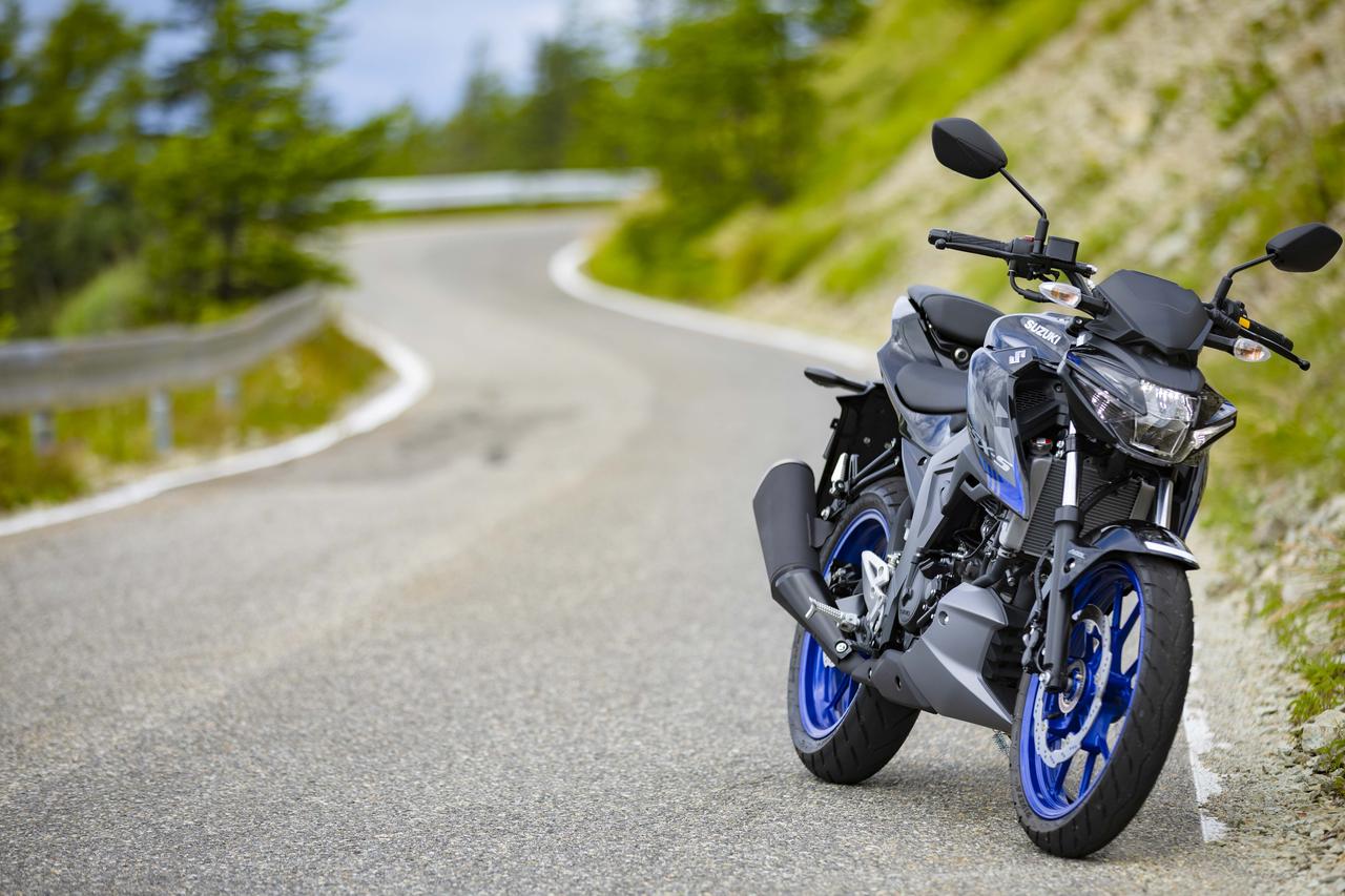 場合によっては『GSX-R125』以上に強い！ ネイキッド『GSX-S125』には隠された武器が備わっている【SUZUKI GSX-S125 ...