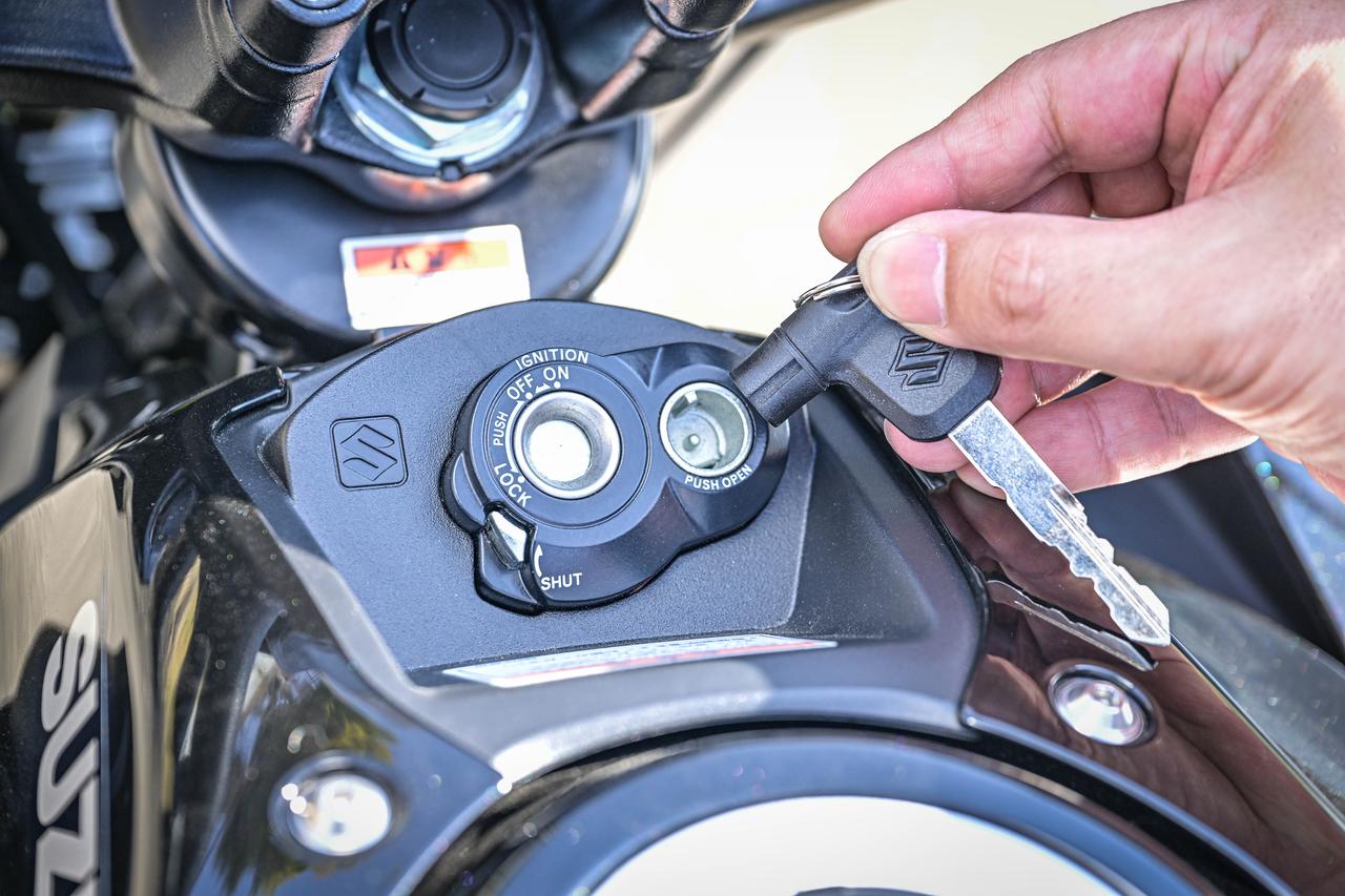 125ccのネイキッドだし『GSX-S125』は街乗りバイク？ と思ったらガチすぎる本格MTスポーツだった件【個人的スズキ最強説 ...