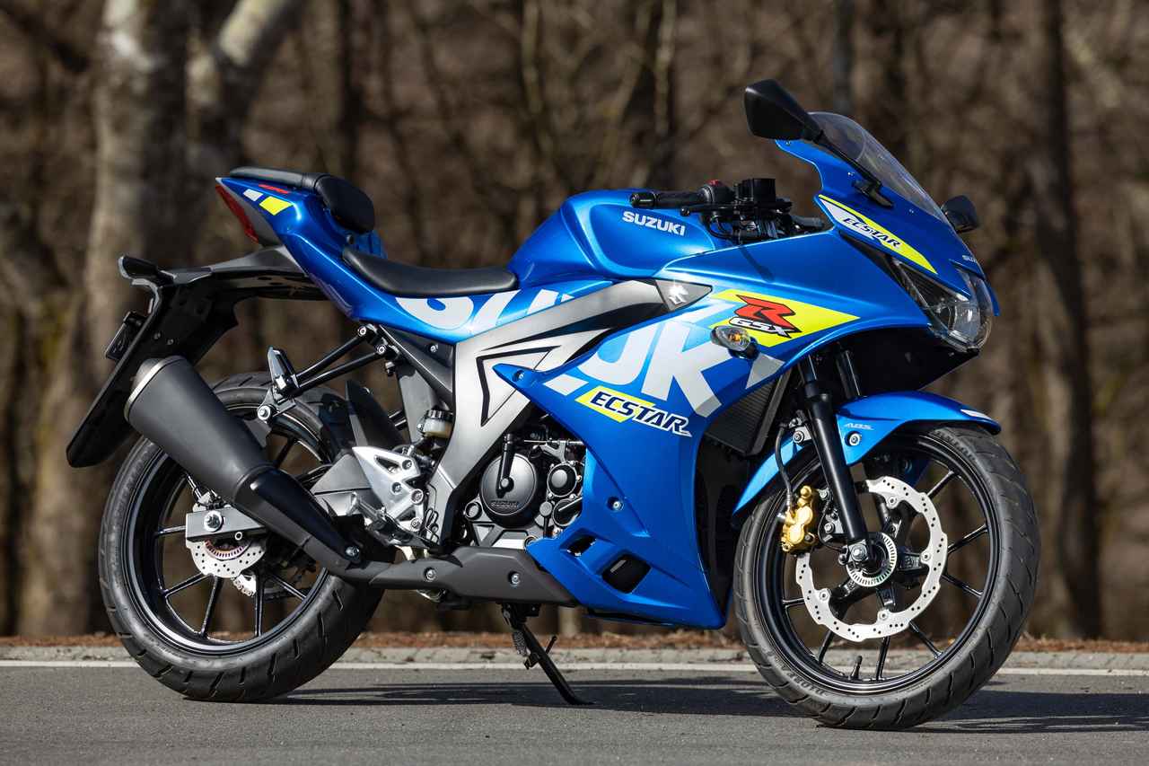 街乗りでも強制スポーツモードだと⁉ 原付二種MTバイクの『GSX-R125』が初見から本気すぎる！【20代バイクインプレ修行中／SUZUKI GSX-R125 ①前編】 - スズキのバイク ...
