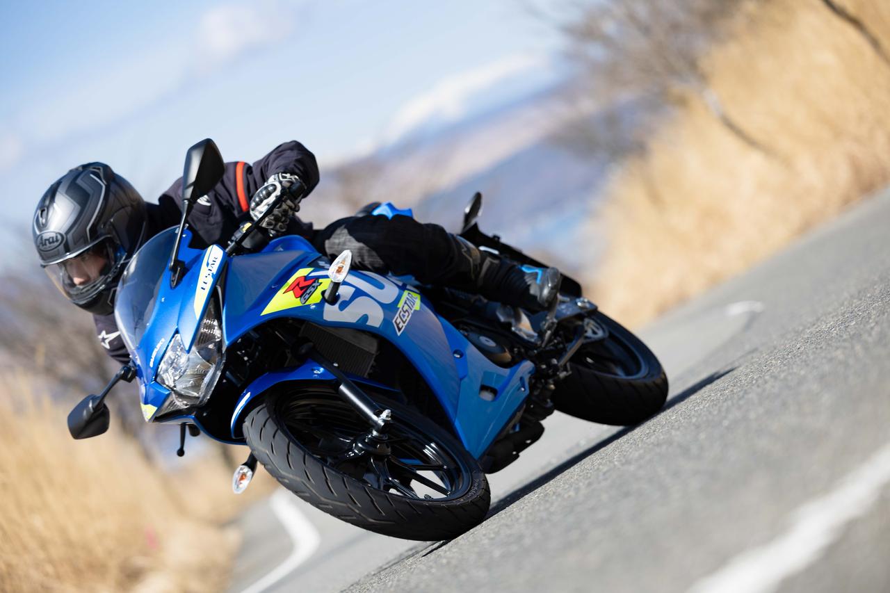 1番小さくて1番楽しい⁉ 125ccの『GSX-R125』には大型バイクに負けない魅力が詰まっている！【20代バイクインプレ修行中 ...