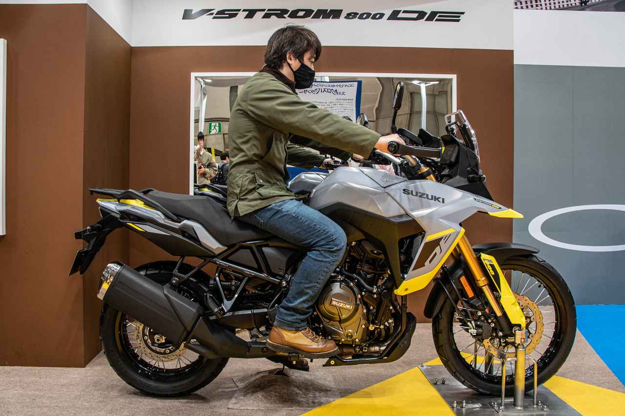 実車は見た目以上にスリム！『Vストローム800DE』はどこまで“ダート仕様”になっている？【スズキのバイク！ の耳よりニュース／V-STROM ...
