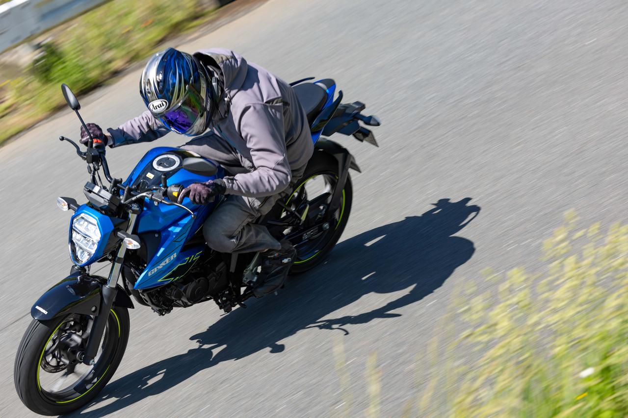 【250ccバイク対決】人気の『GSX250R ／ Vストローム250』 VS 『Vストローム250SX ／ ジクサー250シリーズ』が激突!? 仁義なき戦いを制するのは……【スズキ乗りたい ...