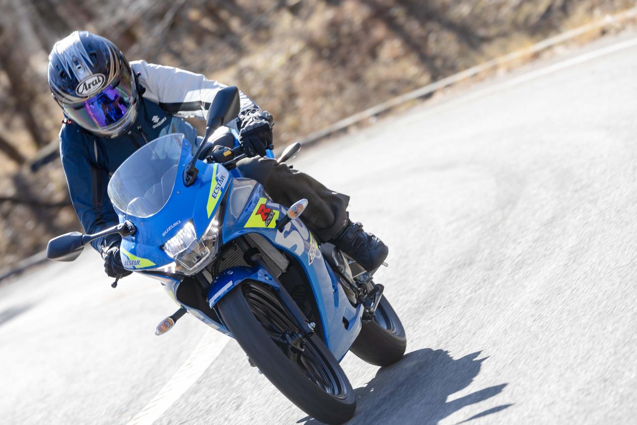 【鬼教官】大型バイク乗りが『GSX-R125』にもてあそばれた話／125ccだけどバイクからの要求が高いっ!?【SUZUKI GSX-R125 ／インプレ・レビュー 後編】 - スズキのバイク ...
