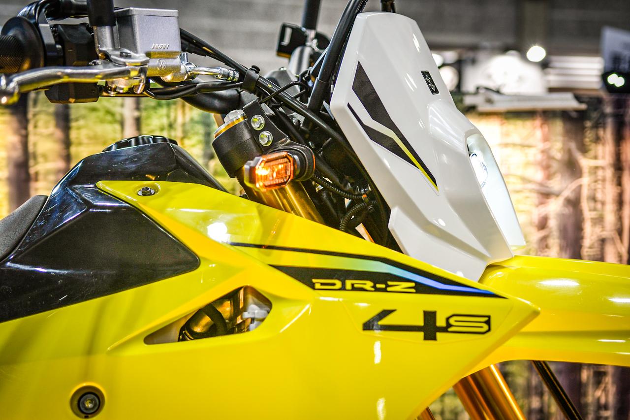 スズキ新型400ccオフロード『DR-Z4S』の超マニアック・チェック！写真ではわからない意外なことが判明⁉︎【スズキのバイク！ のイベントニュース】 - スズキのバイク！- 新車情報や最新 ...