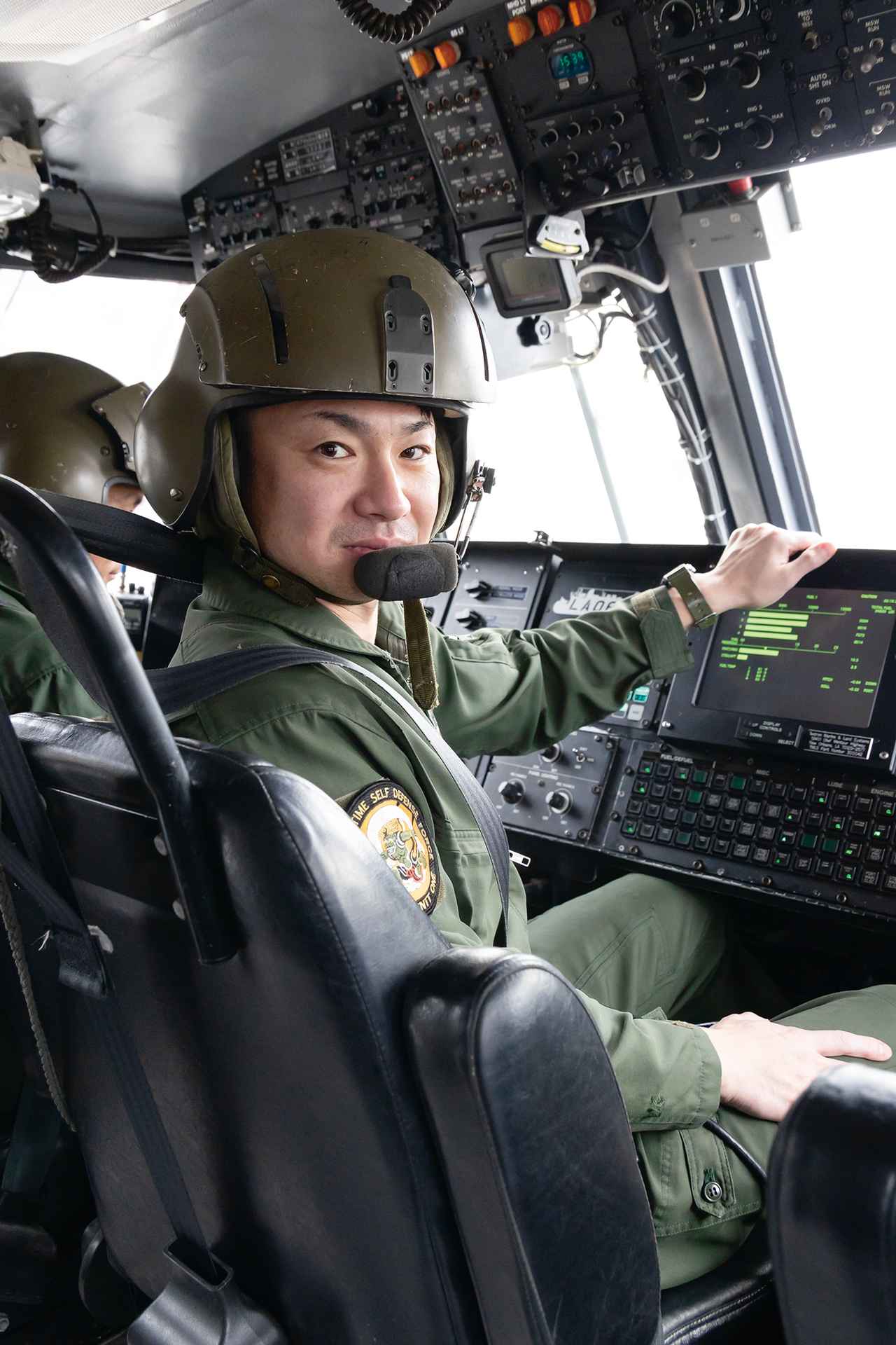 自衛隊唯一のホバークラフト「LCAC」を動かすクルーたち 5人で最大限の力を発揮 - MAMOR-WEB