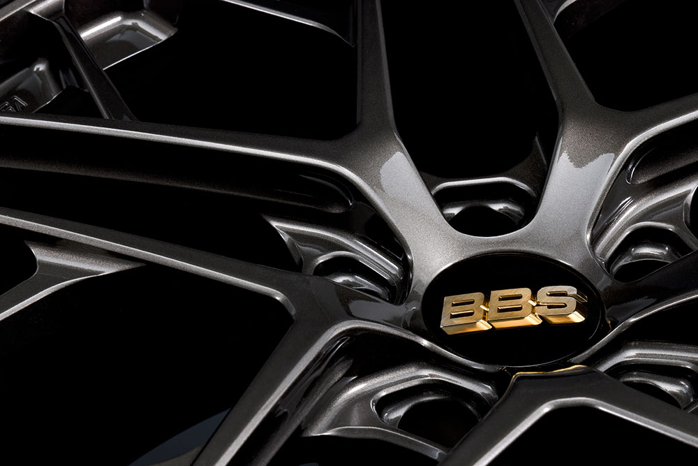 BBS独自開発の新素材『FORTEGA』。新型ホイールの試乗会をTHE MAGARIGAWA CLUBで開催 - OKINIIRI