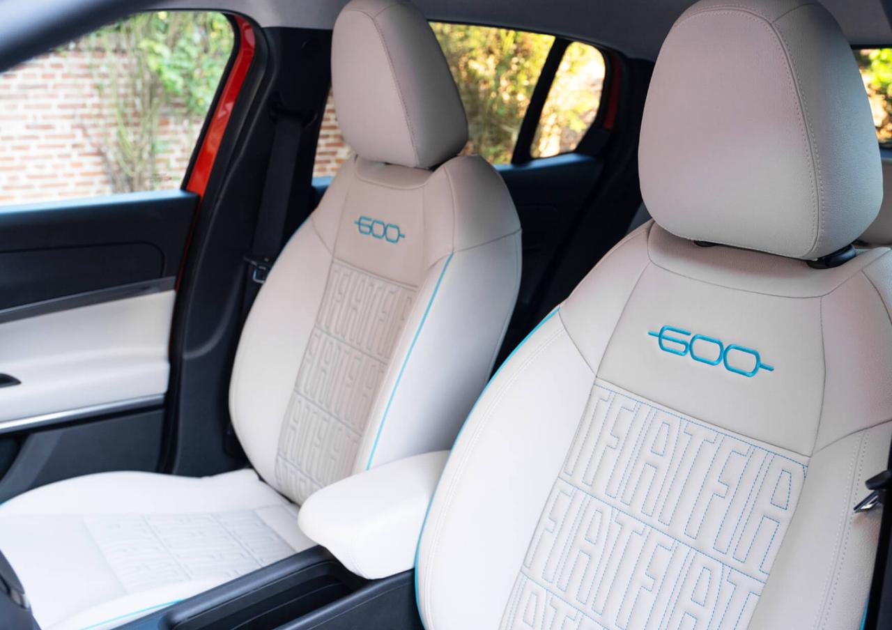 フィアットが初代600と500eをオマージュした新型EV、「600e」を発売開始 - スマートモビリティJP