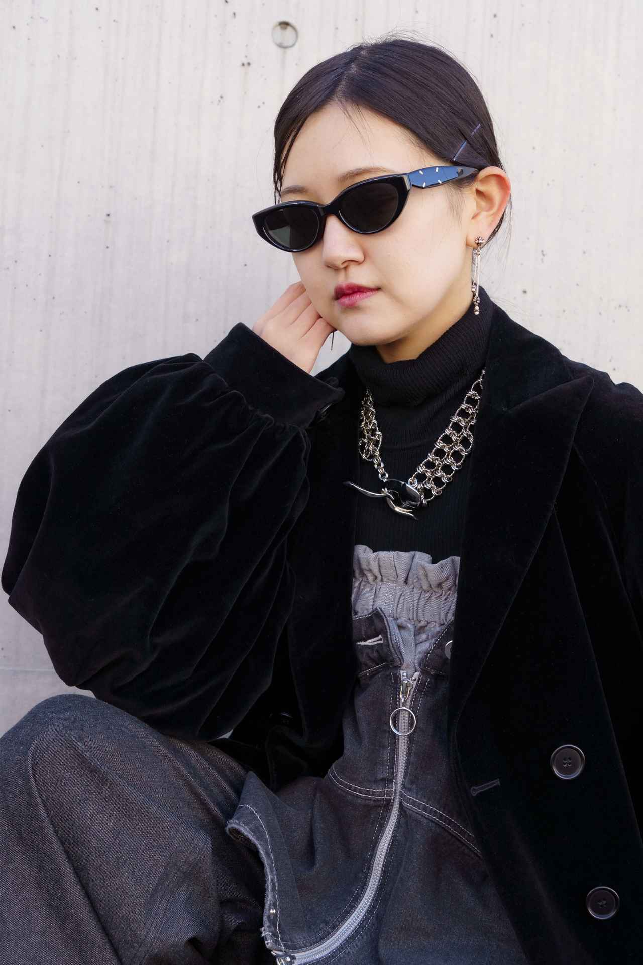 白 × 黒。たったそれだけなのに、こんなにオシャレな人をSNAP【CS街角スナップ】 - COORDiSNAP