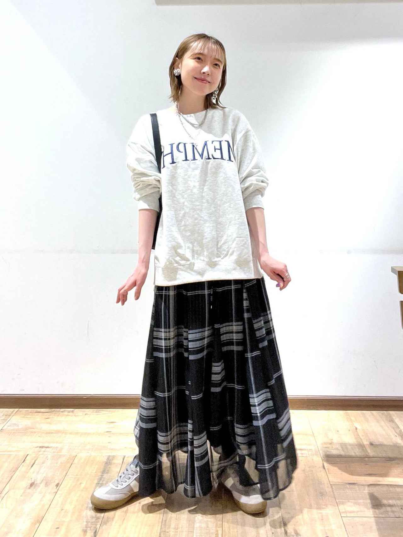 その着こなし、もう古いかも！？【2025年春】トレンド感抜群！「スニーカーコーデ」 - COORDiSNAP