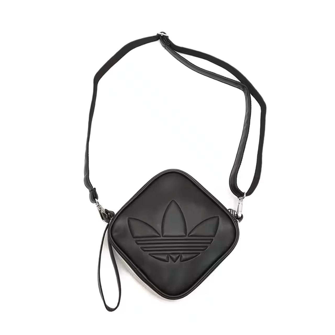 全部欲しくなる！【adidasロゴ】がオシャレポイント♡「大優勝バッグ」 - COORDiSNAP