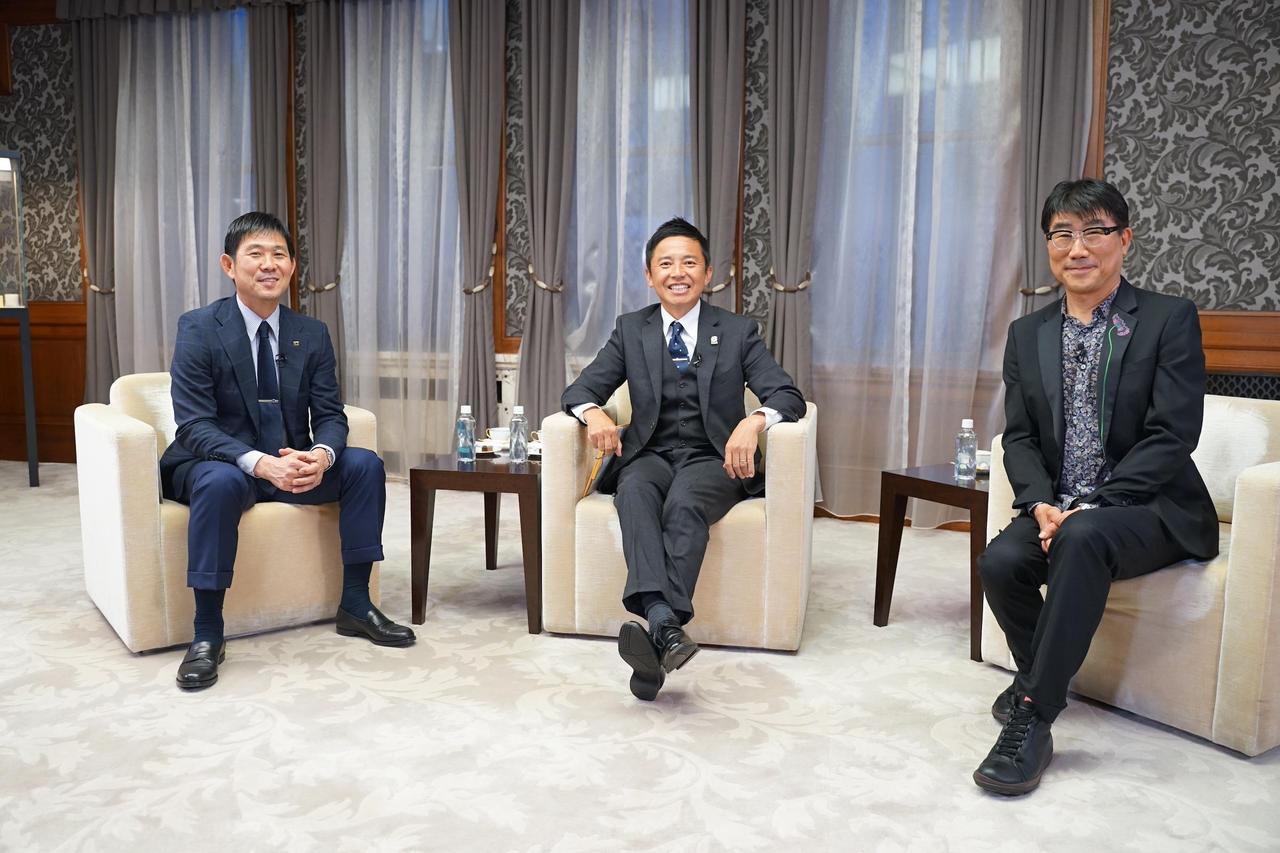 ラッパー・GAKU-MCが明かす「サッカーなんて絶対に見たくない」と思うほどの挫折を乗り越え、日本代表の応援ソングを作るまで - Qoly-Sports＆the Style