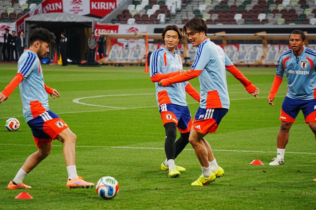 求められるピッチ内での結果、日本代表DF菅原由勢がボリビア戦で自身の価値を証明へ「長友さんは別格」 - Qoly-Sports＆the Style