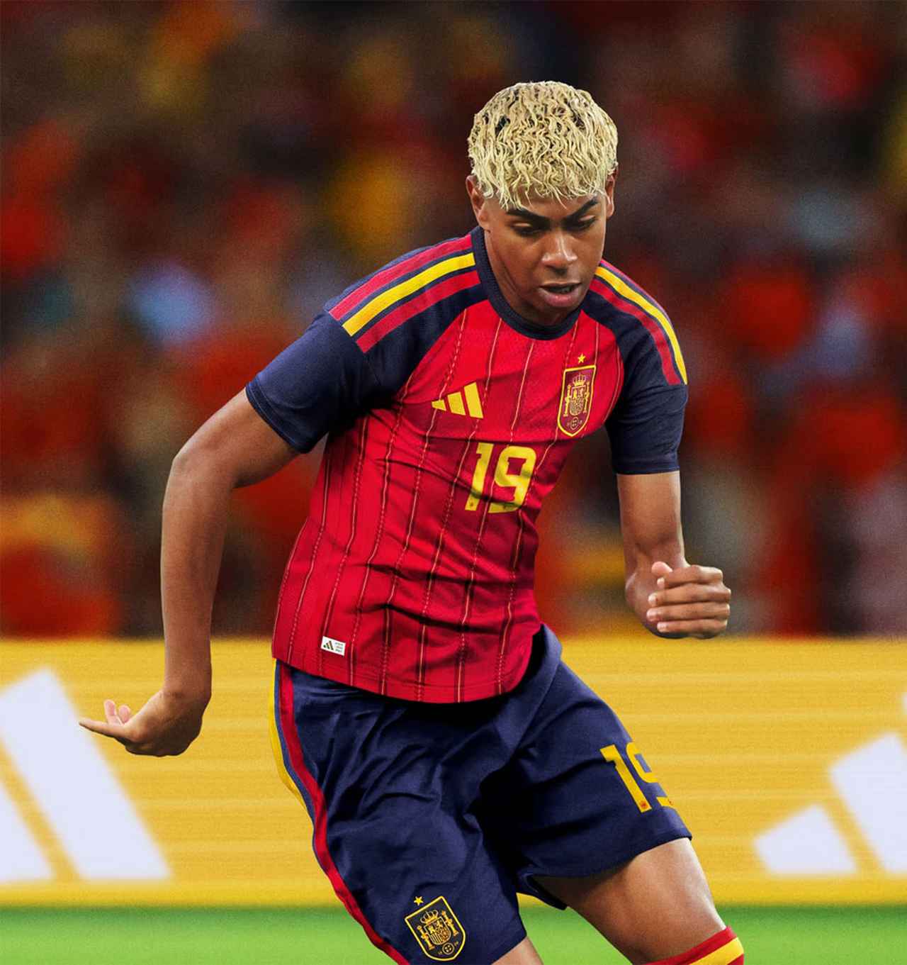 スペイン代表、2026W杯に向けた新ユニフォームを発表！“デビュー戦”で予選突破を決める - Qoly-Sports＆the Style