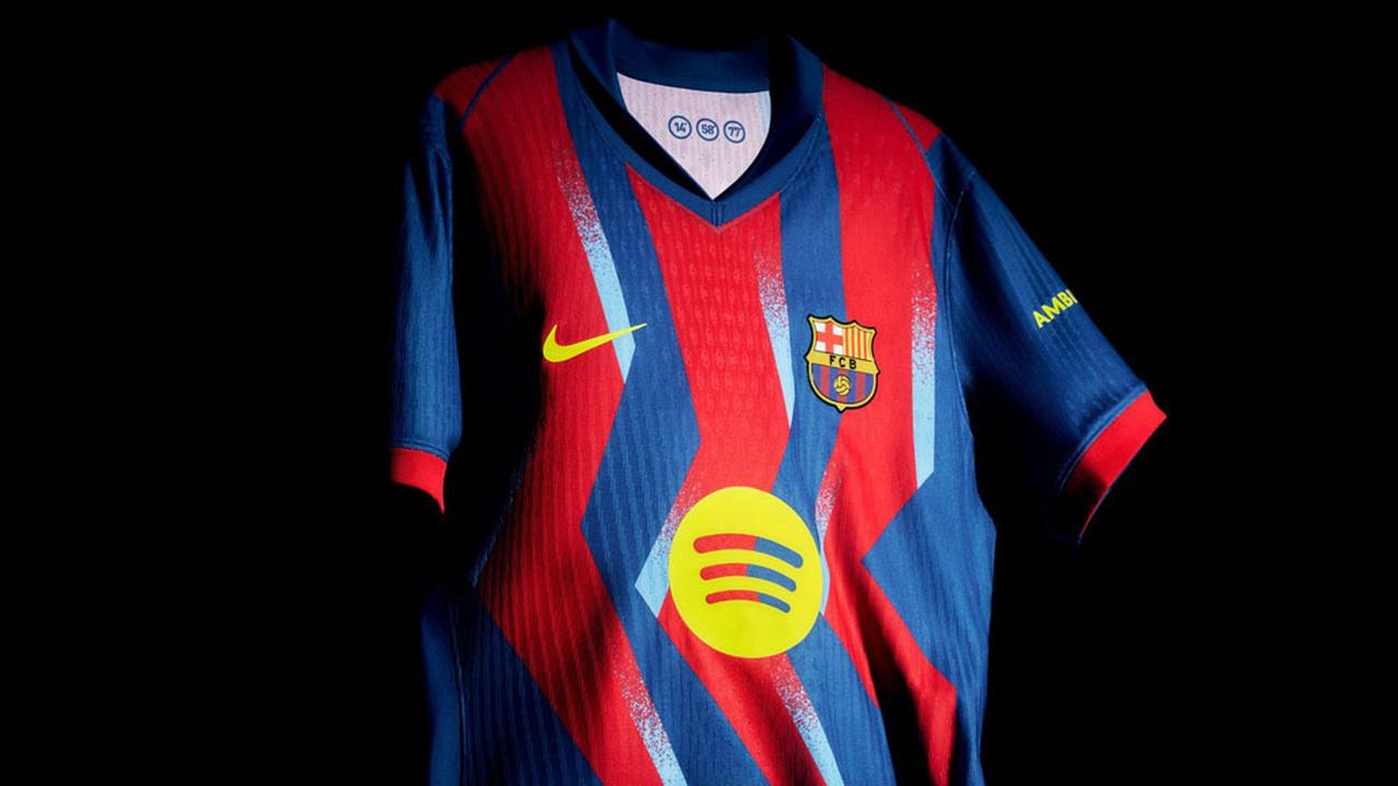 バルセロナが「ロナウジーニョ劇場」の新ユニフォームを発表！“伝説のクラシコ”をデザイン - Qoly-Sports＆the Style