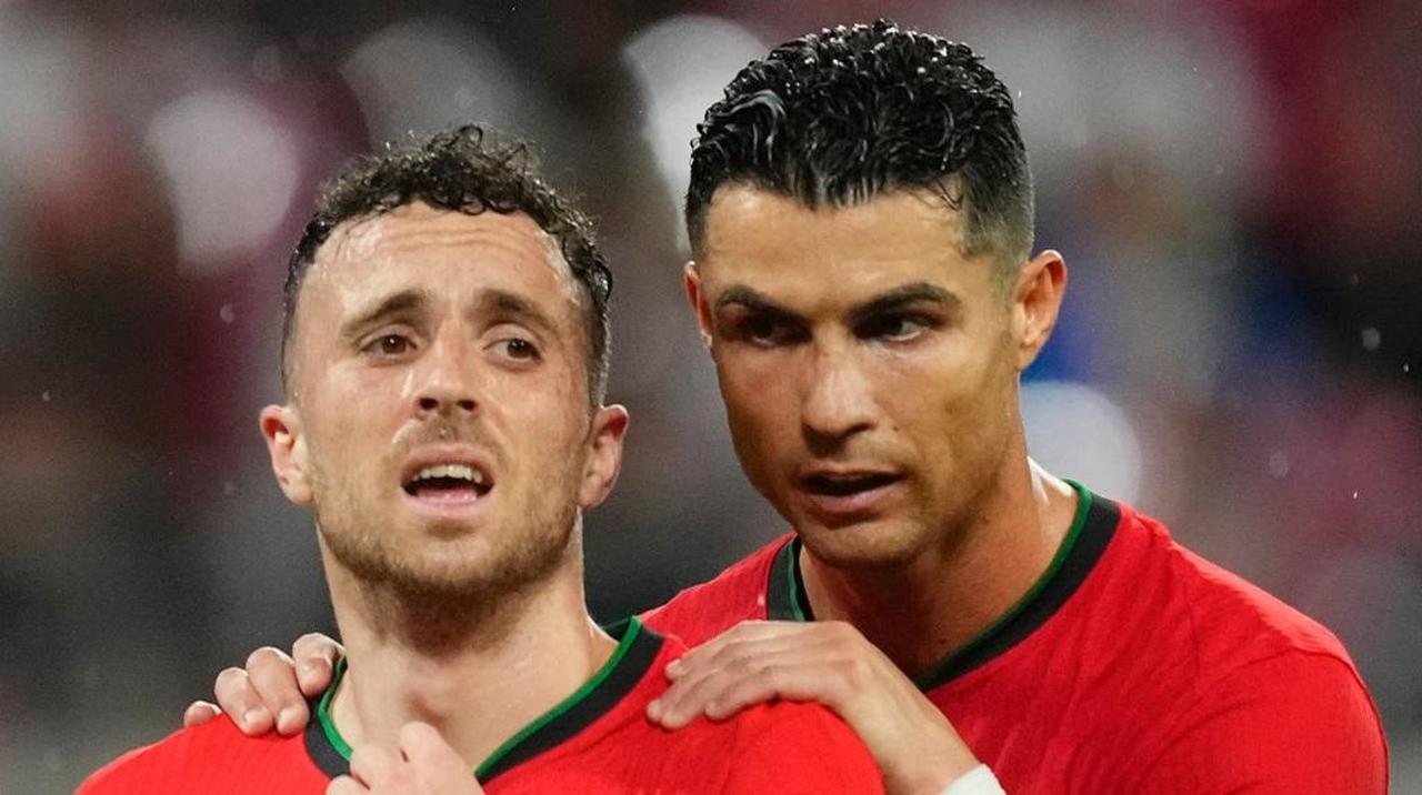 C・ロナウド、ポルトガル代表のUNL優勝メンバー全員に超高級時計をプレゼント！事故死したジョタの分は遺族へ - Qoly-Sports＆the Style